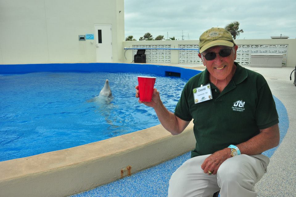 JU alumnus toasts Nellie the dolphin | firstcoastnews.com