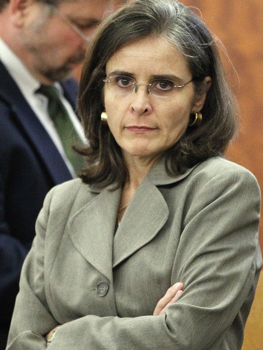 Doctor gets 10 years prison for poisoning lover's coffee ...