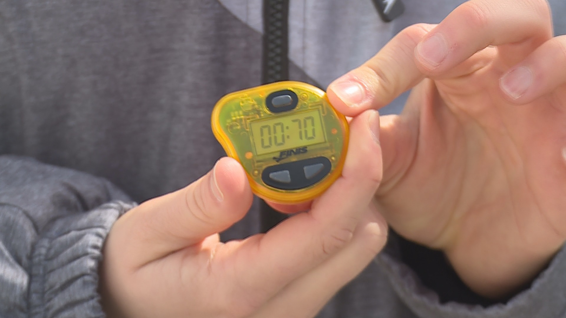 Swimmer Elizabeth Beisel uses beeping device to get ready for Rio ...