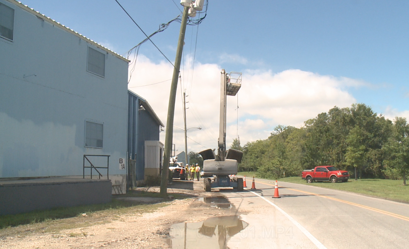 Worker shocked by power lines in N. Riverside area | firstcoastnews.com