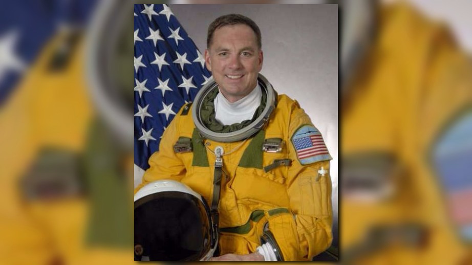 Pilot from Lake City with 6 children dies in California spy plane crash ...